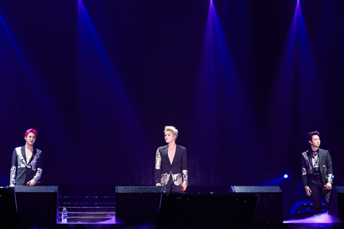 Chosun Online | 朝鮮日報-JYJ北京公演、ファン8000人が熱狂