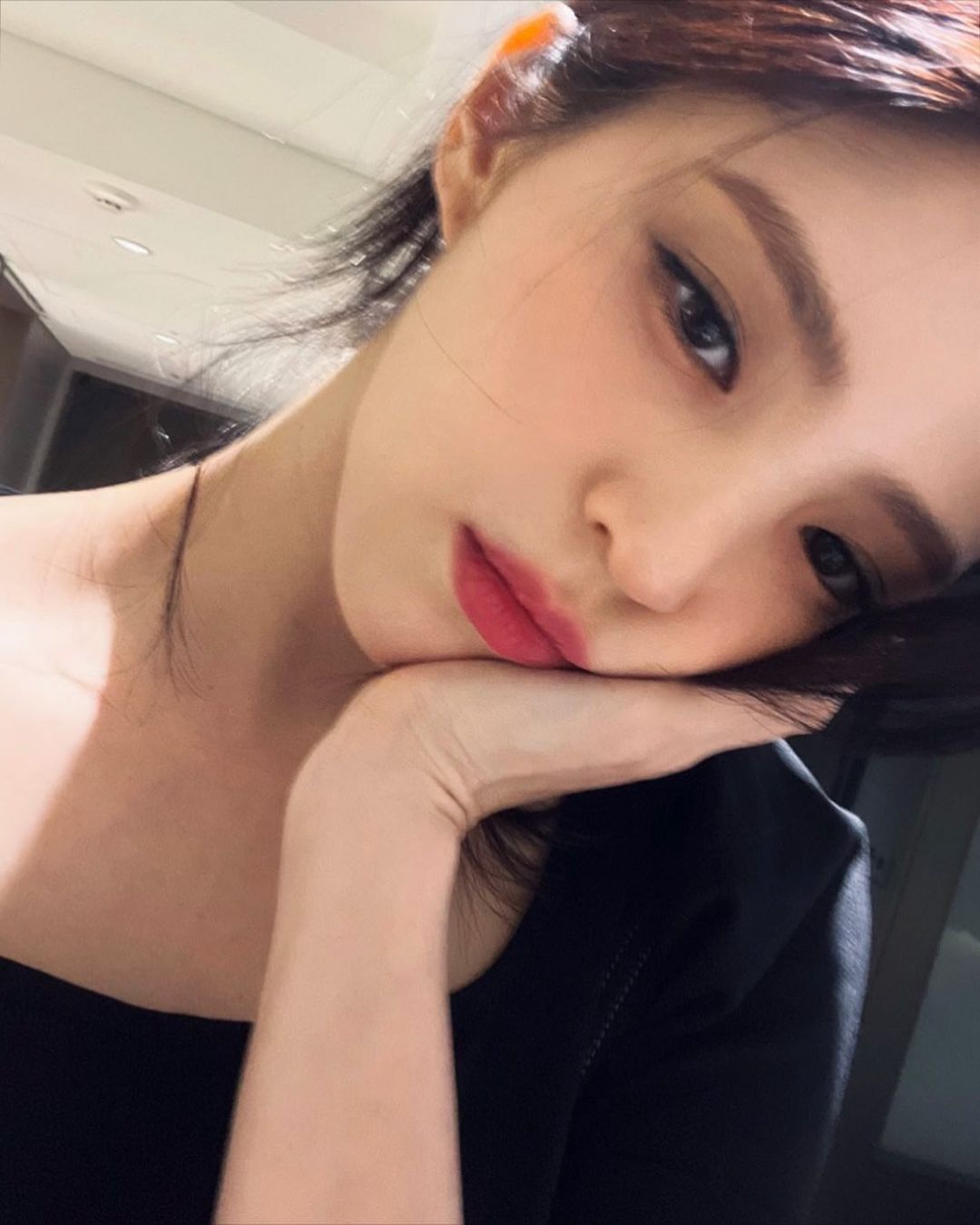 Chosun Online | 朝鮮日報-ハン・ソヒ、天上界の美しさ…魅惑と幻想の眼差しにドキドキ